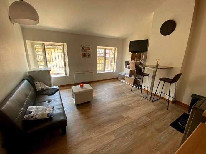 Appartement à louer - Urbain Ouest, Bagnols-sur-Cèze - 1 pièce