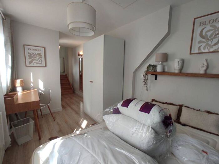 Appartement à louer - Martroi-Cathédrale, Orléans - 1 pièce - 1 chambre