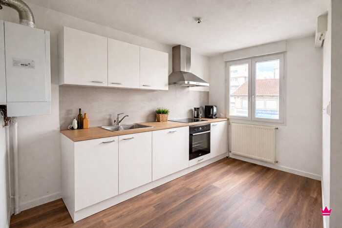 Appartement à vendre - Décines-Charpieu, Centre-ville - 2 pièces - 1 chambre