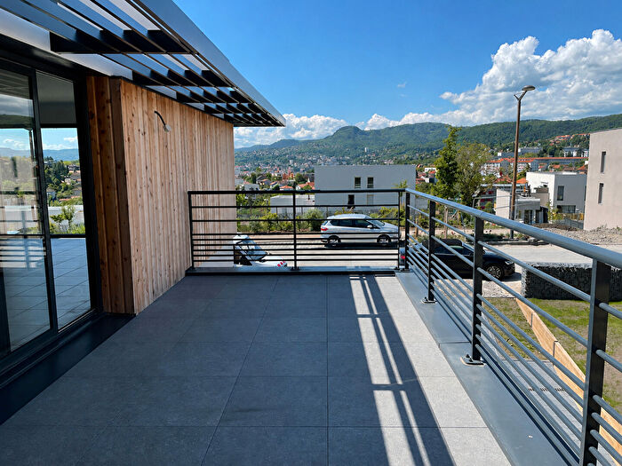 Clermont-Ferrand, Cotes de Clermont : Maison 4 pièces à louer