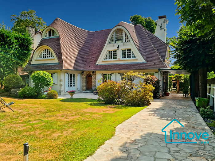 Maison 10 pièces à vendre - La Celle-Saint-Cloud