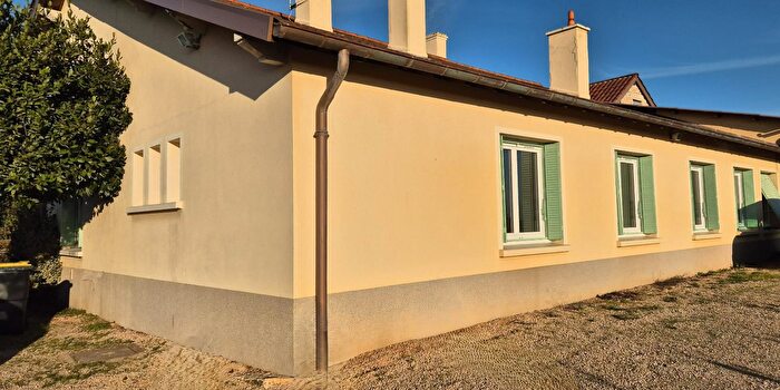 Maison à louer - Clessé - 4 pièces - 4 chambres