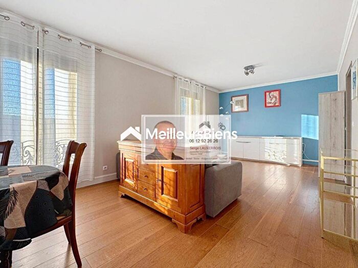 Appartement à louer - Bel Air, Neuilly-Plaisance - 2 pièces - 1 chambre