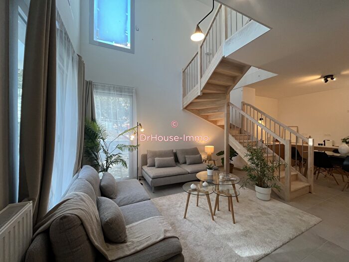 Appartement à vendre - Marseille e , Saint-Tronc - 5 pièces - 4 chambres