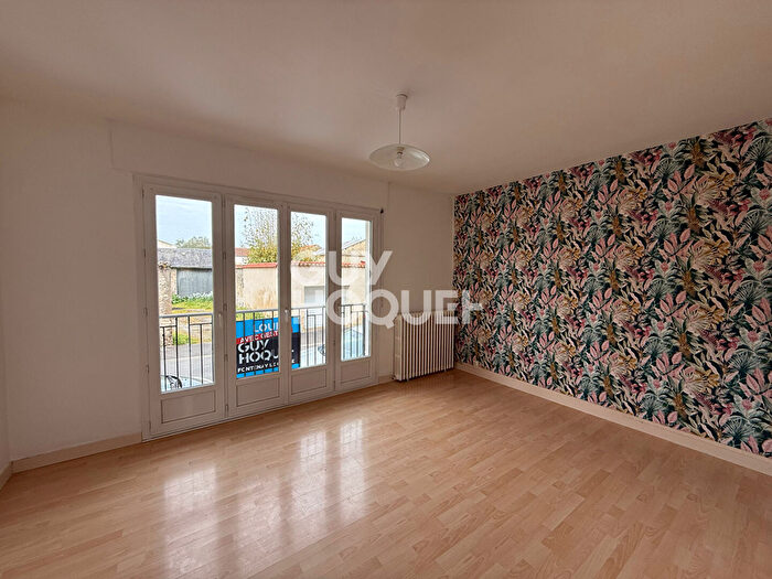 Appartement à louer - Fontenay-le-Comte, Centre-ville, Les Loges, La Pommeraie, La Sablière - 3 pièces - 2 chambres