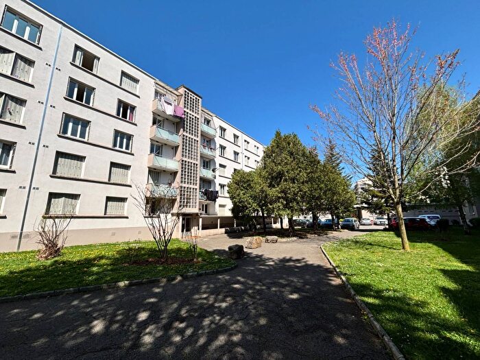 Appartement à louer - Grenoble - 4 pièces - 3 chambres