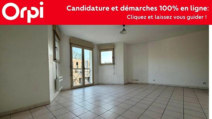 Appartement à louer - Le Centre, Le Plessis-Trévise - 1 pièce