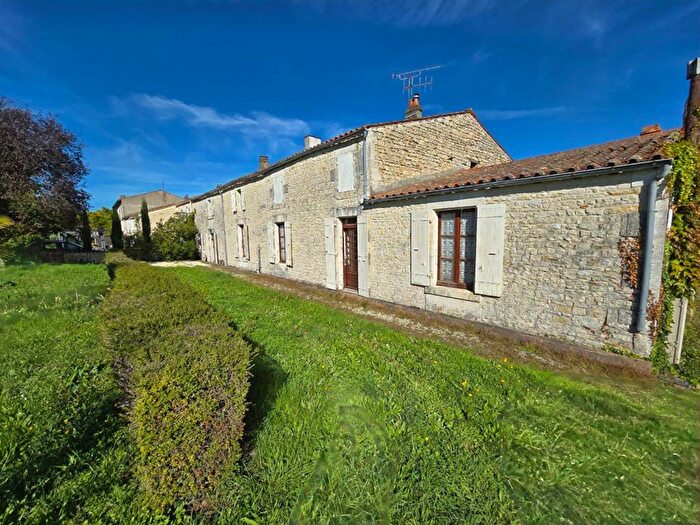 Maison à vendre - Courçon - 4 pièces - 3 chambres