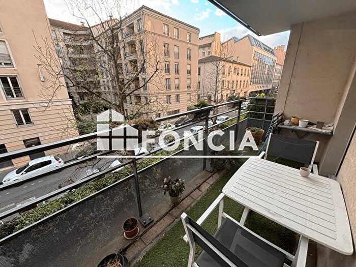 Appartement à louer - Part-Dieu, Lyon ème arrondissement - 4 pièces - 3 chambres