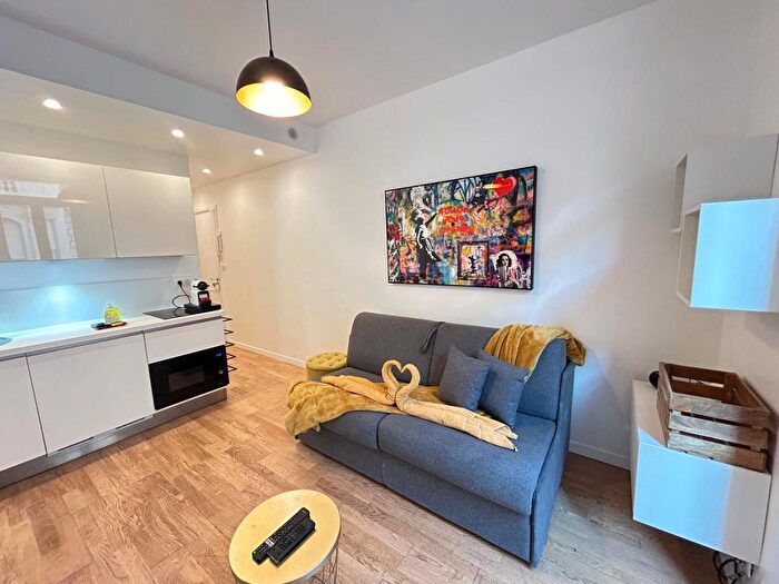 Appartement à vendre - Nice, Carré dor - 1 pièce