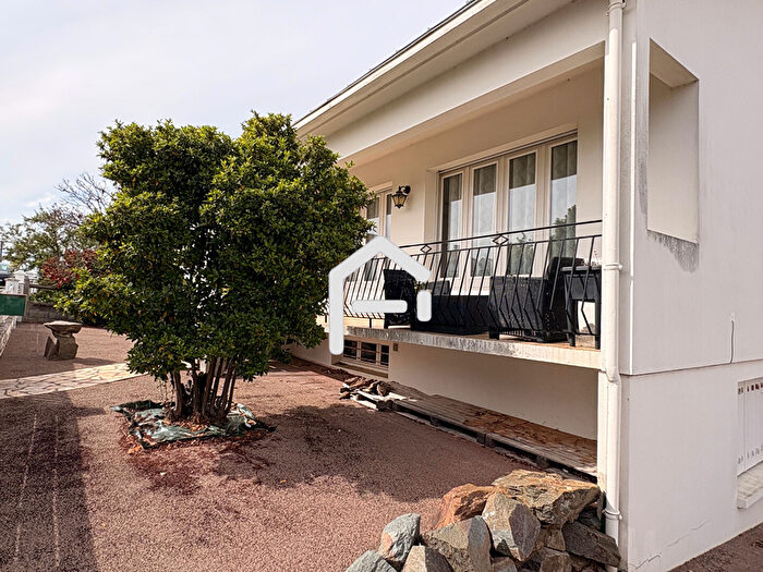 Le Champ-Saint-Père : Maison 6 pièces à vendre