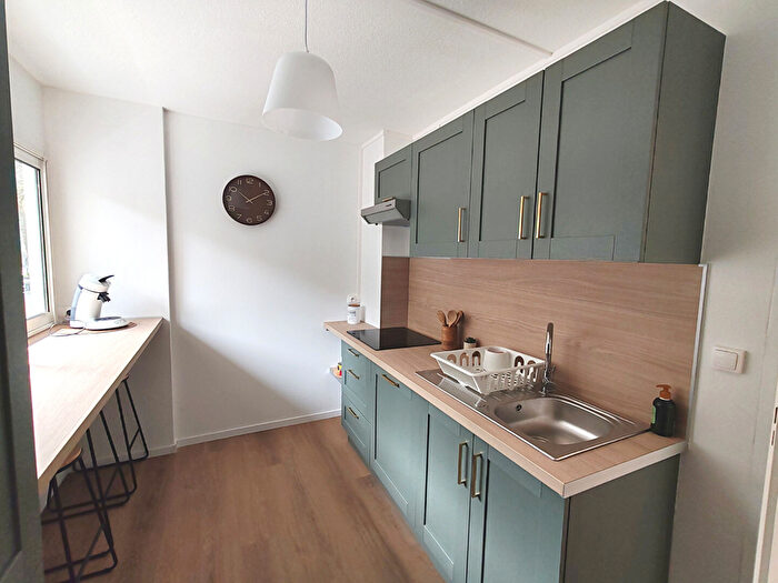 Appartement à louer - Quartiers Nord-Ouest, Villejean - 1 pièce - 4 chambres