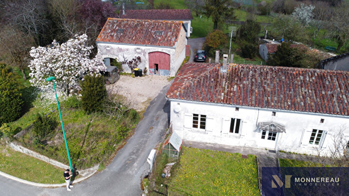 Maison à vendre - Berneuil - 5 pièces - 4 chambres