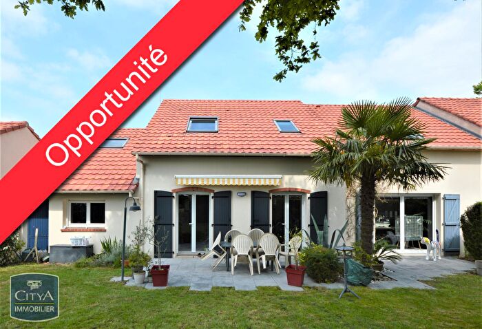 Maison à vendre - Cholet, Bretagne - 9 pièces - 6 chambres