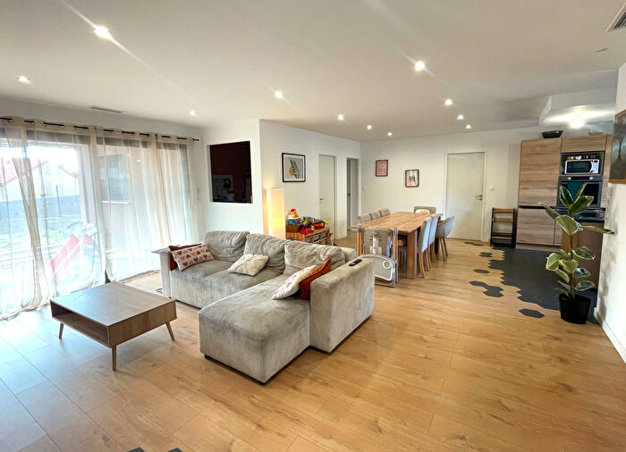 Maison à vendre - Vingrau - 5 pièces - 4 chambres