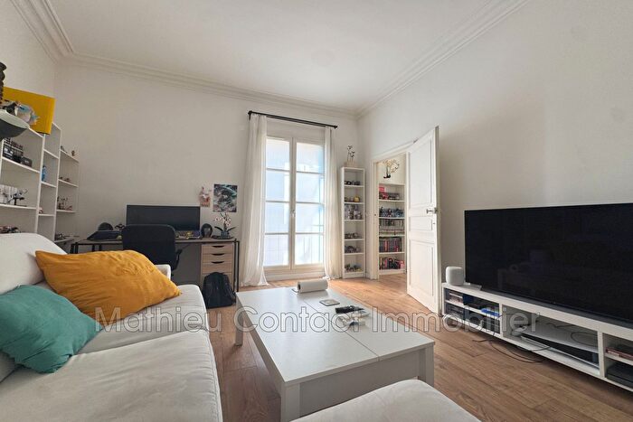 Appartement à vendre - Nîmes, Ecusson, Arènes - 2 pièces - 1 chambre