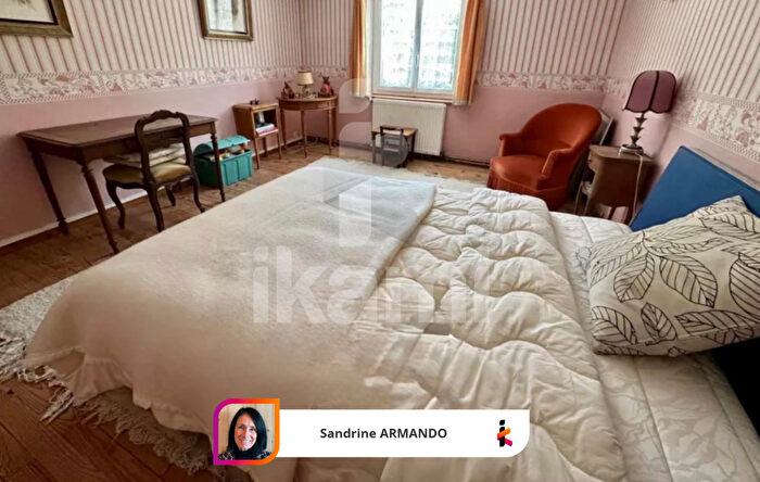 Maison à vendre - Bray-en-Val - 10 pièces - 5 chambres