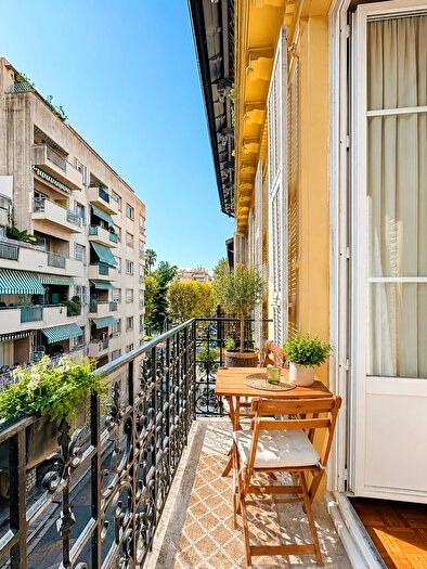 Appartement 3 pièces à vendre - Nice, Riquier