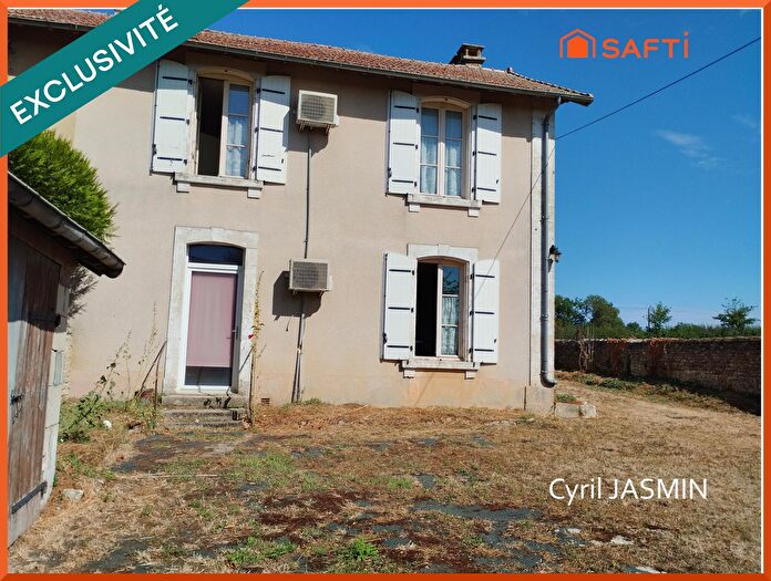 Saint-Georges-de-Noisné : Maison 4 pièces à vendre