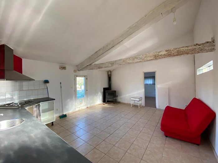 Maison à louer - Meyrargues - 2 pièces - 1 chambre