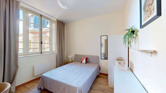 Appartement 1 pièce à Centre Ville, Reims, à louer