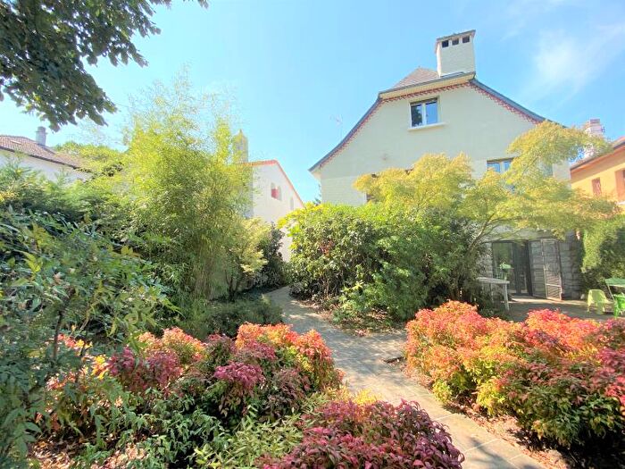 Maison à louer - Pau, Pau Sud - 5 pièces - 3 chambres