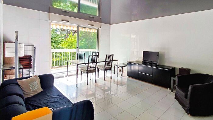 Espaces Jeunes, Issy-les-Moulineaux : Appartement 2 pièces à louer