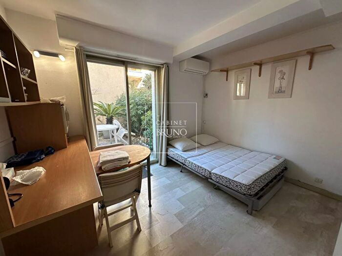 Appartement à louer - Cannes, Pointe Croisette - 1 pièce
