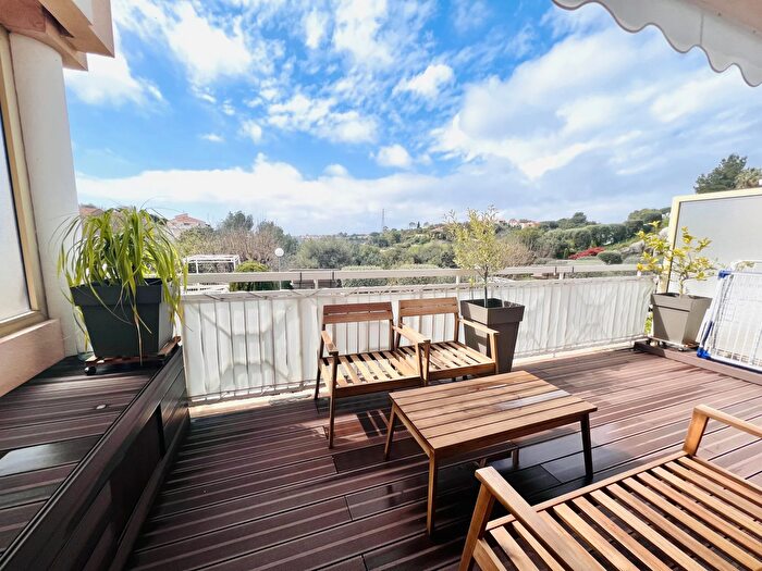 Maisons à vendre et appartements à louer - 1