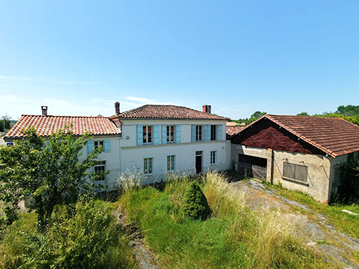 Maison 5 pièces à vendre à Saint-Sever-de-Saintonge