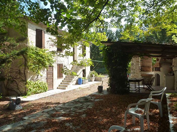 Maison à vendre - Entrevaux - 6 pièces - 5 chambres