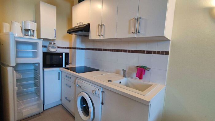 Centre Ville Nord, Rochefort - Appartement 1 pièce à louer