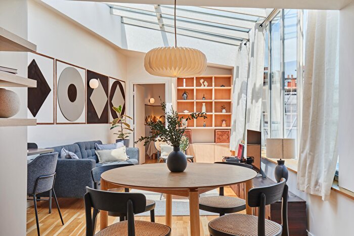 Appartement à louer - Paris e , Saint-Philippe du Roule - 2 pièces - 1 chambre