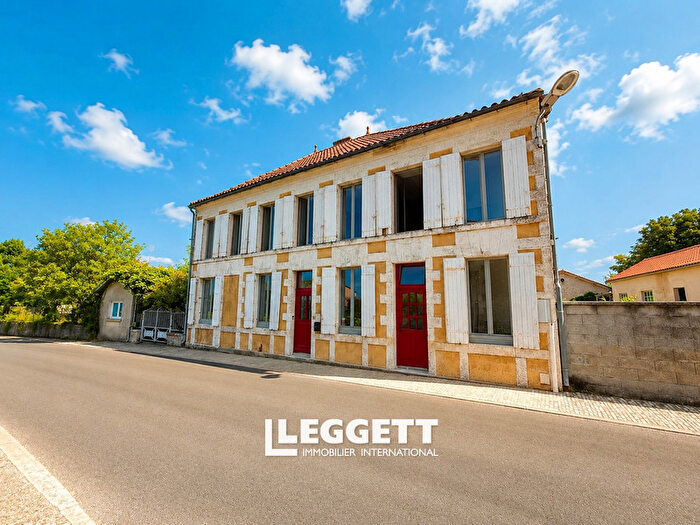 Maison 8 pièces à vendre à Berneuil
