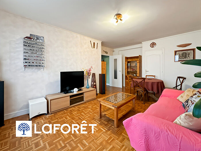 Appartement à vendre - Viry-Châtillon, Le Plateau - 3 pièces - 2 chambres