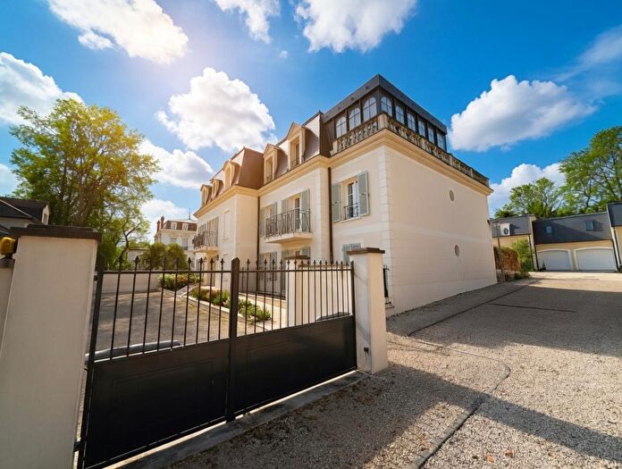 Appartement à vendre - Saint-Pierre-lès-Nemours - 4 pièces - 2 chambres