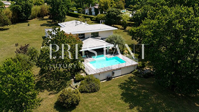 Maison 9 pièces à Le Taillan-Médoc, à vendre