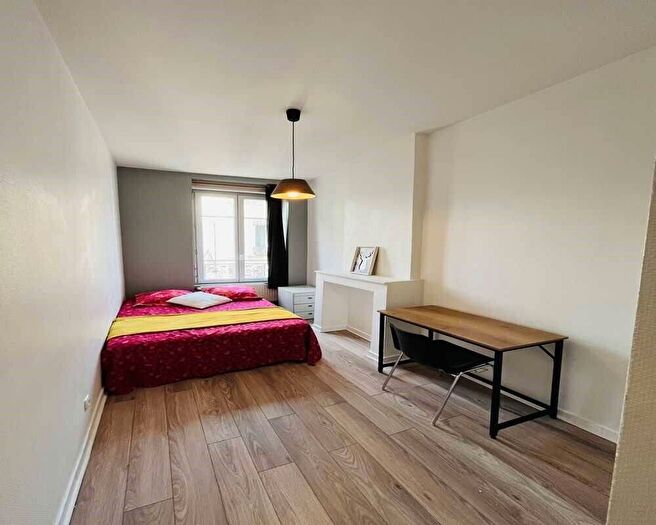Appartement à louer - Guillotière, Lyon ème arrondissement - 3 pièces - 6 chambres