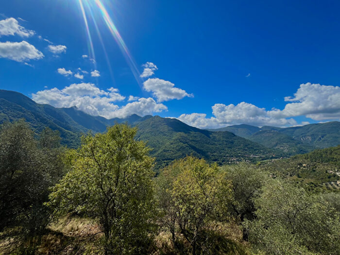 Maison à vendre - Sospel - 6 pièces - 4 chambres