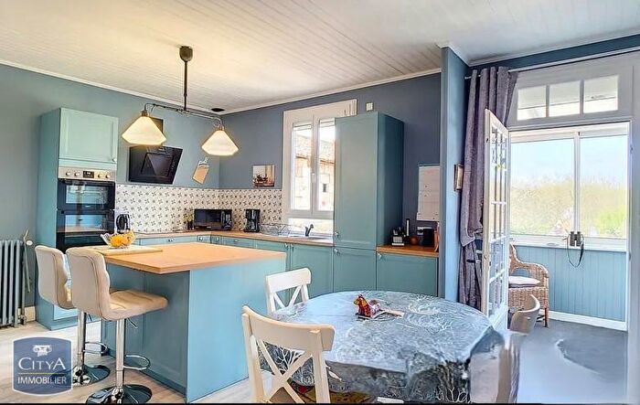 Maison à vendre - Saint-Bonnet-sur-Gironde - 6 pièces - 4 chambres