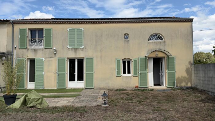 Saint-Aubin-de-Blaye : Maison 4 pièces à vendre