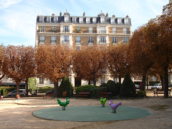 Appartement à vendre - Le Raincy, Centre-ville, Mairie, Thiers - 4 pièces - 2 chambres