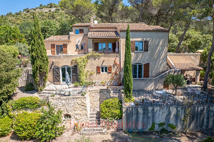 Maison à vendre - Mérindol - 8 pièces - 6 chambres