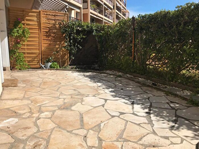 Appartement à louer - Corniche Fleurie, Nice - 2 pièces - 1 chambre