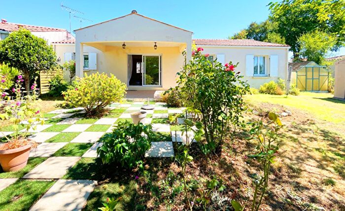 Saint-Laurent-de-la-Prée - Maison 5 pièces à vendre