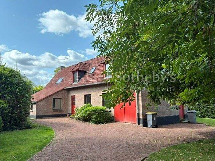 Maison à louer - Croix - 7 pièces - 4 chambres