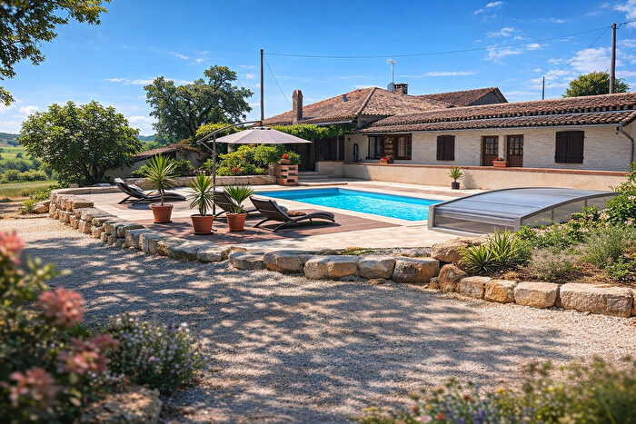 Maison à vendre - Sérignac - 10 pièces - 7 chambres