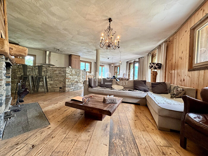 Maison à vendre - Les Chapelles - 9 pièces - 4 chambres