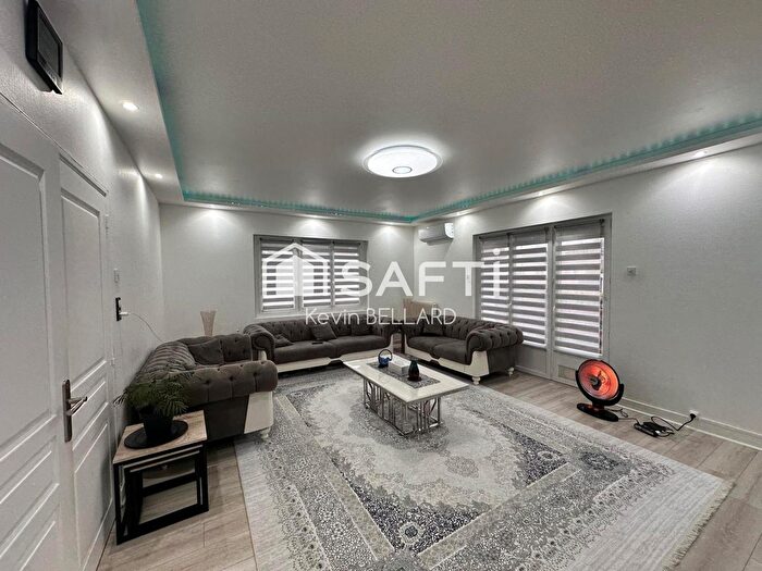 Maison à vendre - Saint-Yrieix-sur-Charente - 5 pièces - 4 chambres