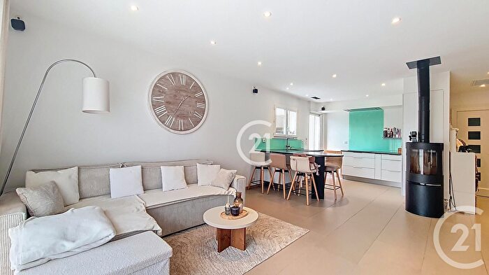 Maison à vendre - Saint-Gilles, Croix dArquier - 4 pièces - 3 chambres